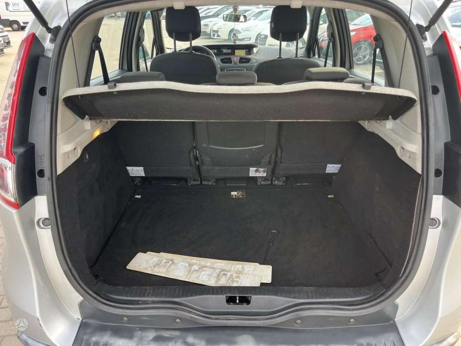 Pelēks Renault Scenic 2011 Tauragė, ar dzinēja tilpumu 1.46 L un nobraukumu 260 tūkst. km par 1900 €, foto 18 vietnē AUTOMOTO.COM.LV