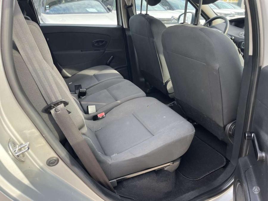 Pelēks Renault Scenic 2011 Tauragė, ar dzinēja tilpumu 1.46 L un nobraukumu 260 tūkst. km par 1900 €, foto 20 vietnē AUTOMOTO.COM.LV