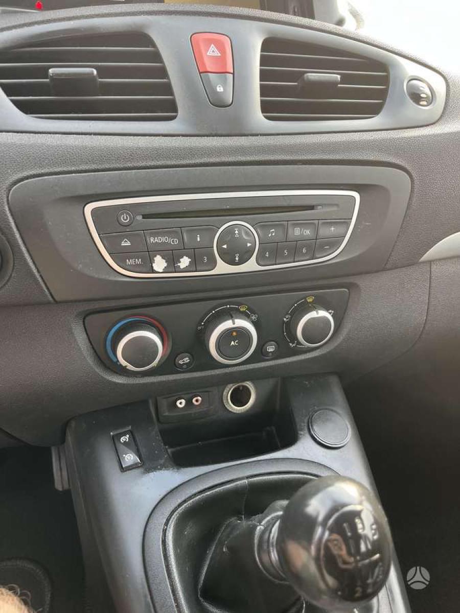 Pelēks Renault Scenic 2011 Tauragė, ar dzinēja tilpumu 1.46 L un nobraukumu 260 tūkst. km par 1900 €, foto 23 vietnē AUTOMOTO.COM.LV