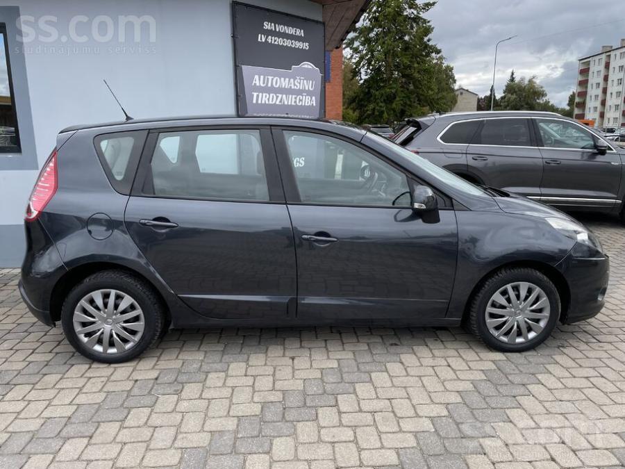 Pelēks Renault Scenic 2011 Talsi, ar dzinēja tilpumu 1.50 L un nobraukumu 309 tūkst. km par 2700 €, foto 3 vietnē AUTOMOTO.COM.LV