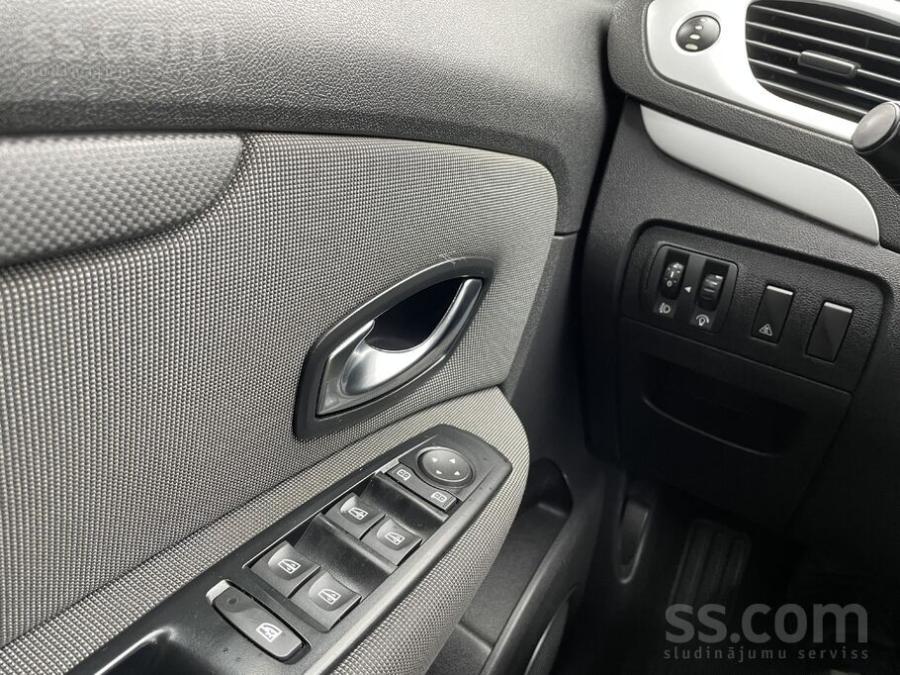 Pelēks Renault Scenic 2011 Talsi, ar dzinēja tilpumu 1.50 L un nobraukumu 309 tūkst. km par 2700 €, foto 12 vietnē AUTOMOTO.COM.LV