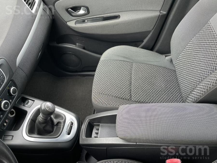Pelēks Renault Scenic 2011 Talsi, ar dzinēja tilpumu 1.50 L un nobraukumu 309 tūkst. km par 2700 €, foto 17 vietnē AUTOMOTO.COM.LV