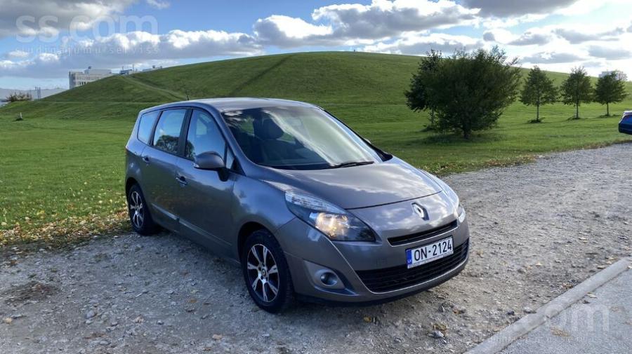 Grey Renault Scenic 2011 in Riga, with an engine capacity of 1.50 L and mileage of 385 thousand km for 3400 €, photo 1 on AUTOMOTO.COM.LV