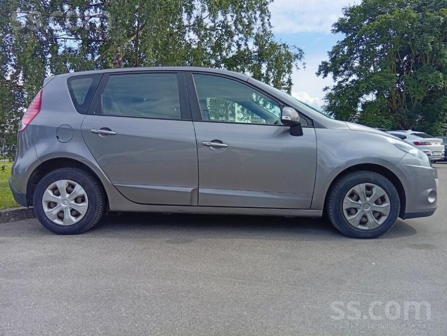 Pelēks Renault Scenic 2012 Rīga, ar dzinēja tilpumu 1.50 L un nobraukumu 231 tūkst. km par 3999 €, foto 5 vietnē AUTOMOTO.COM.LV