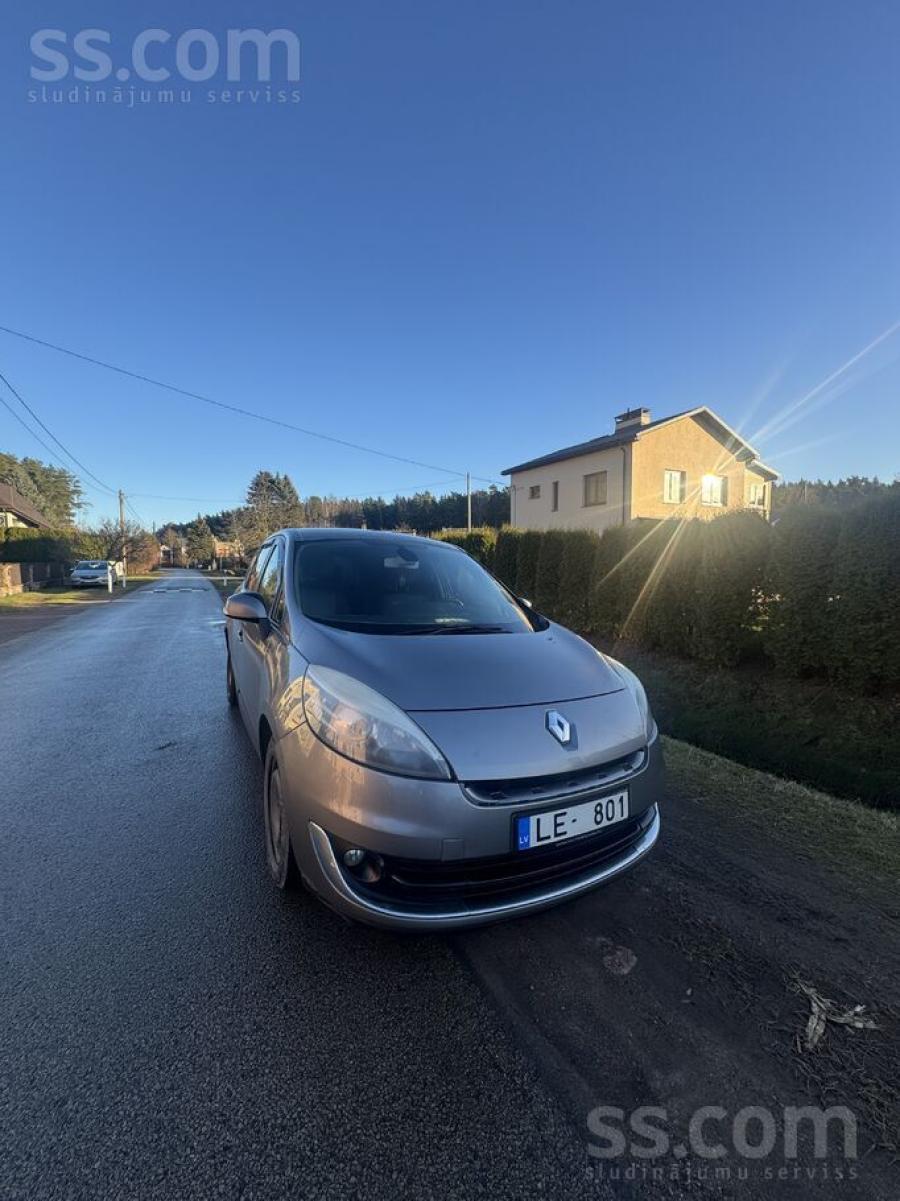 Grey Renault Scenic 2012 in Riga, with an engine capacity of 1.60 L and mileage of 377 thousand km for 4000 €, photo 1 on AUTOMOTO.COM.LV