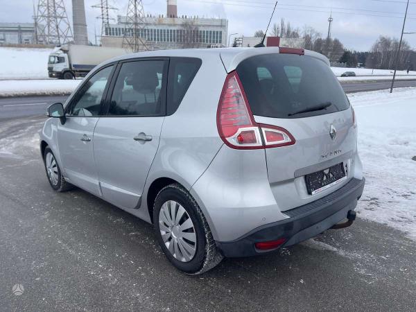 Pelēks Renault Scenic 2012 Kauņa, ar dzinēja tilpumu 1.87 L un nobraukumu 255 tūkst. km par 2750 €, foto 10 vietnē AUTOMOTO.COM.LV