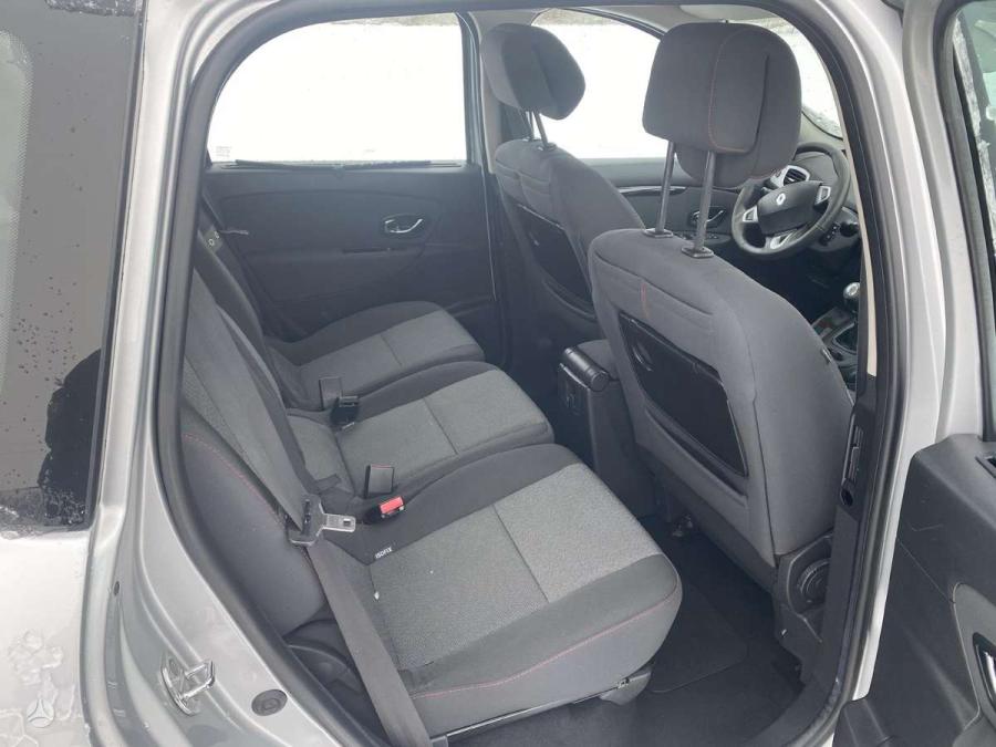 Grey Renault Scenic 2012 in Marijampole, with an engine capacity of 1.46 L and mileage of 300 thousand km for 3600 €, photo 10 on AUTOMOTO.COM.LV