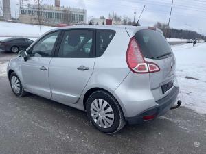 Grey Renault Scenic 2012 in Kaunas, with an engine capacity of 1.60 L and mileage of 255 thousand km for 2750 €, photo 8 on AUTOMOTO.COM.LV