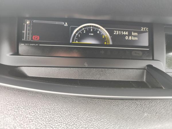 Grey Renault Scenic 2012 in Marijampole, with an engine capacity of 1.50 L and mileage of 231 thousand km for 3550 €, photo 9 on AUTOMOTO.COM.LV