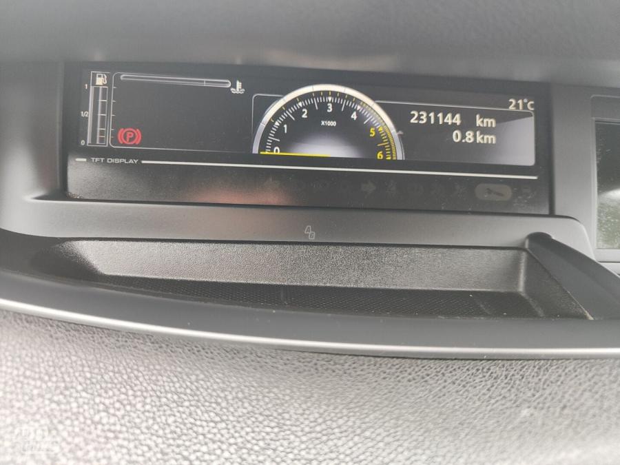 Grey Renault Scenic 2012 in Marijampole, with an engine capacity of 1.50 L and mileage of 231 thousand km for 3550 €, photo 10 on AUTOMOTO.COM.LV