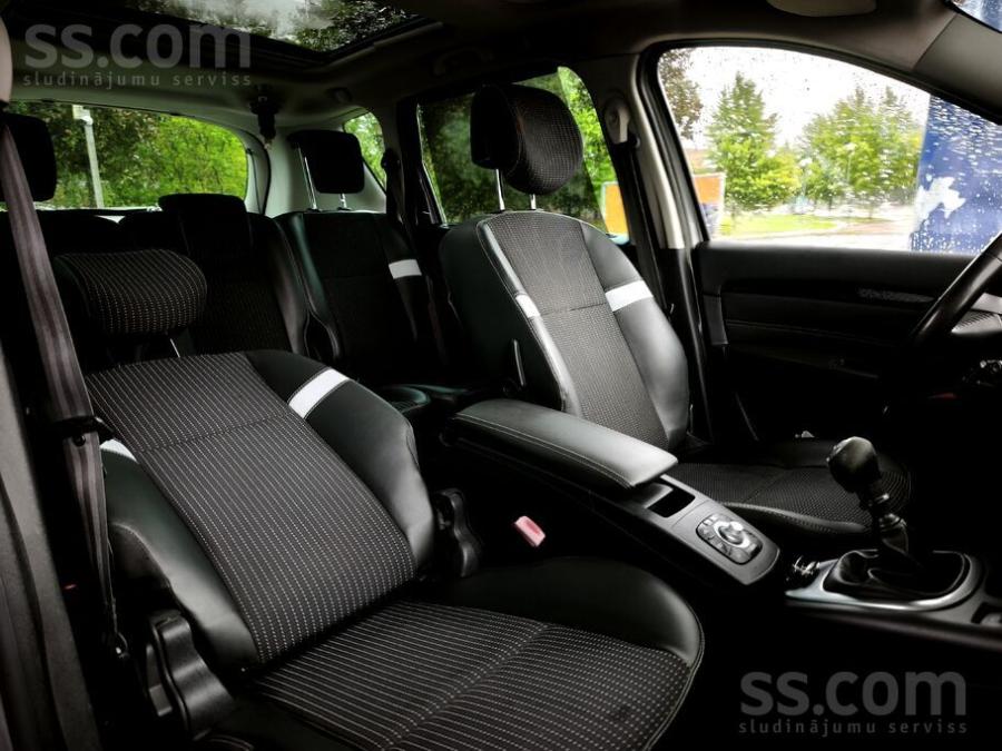 Grey Renault Scenic 2012 in Jelgava, with an engine capacity of 1.50 L and mileage of 250 thousand km for 4890 €, photo 16 on AUTOMOTO.COM.LV