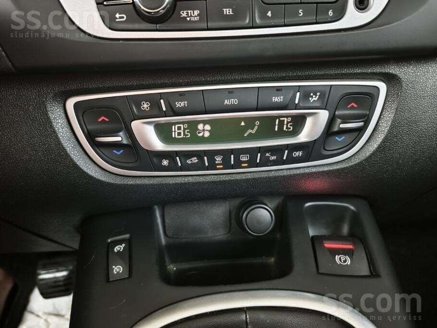 Grey Renault Scenic 2012 in Jelgava, with an engine capacity of 1.50 L and mileage of 250 thousand km for 4890 €, photo 20 on AUTOMOTO.COM.LV