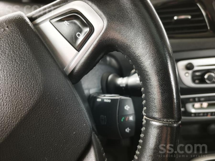Grey Renault Scenic 2012 in Jelgava, with an engine capacity of 1.50 L and mileage of 250 thousand km for 4890 €, photo 21 on AUTOMOTO.COM.LV