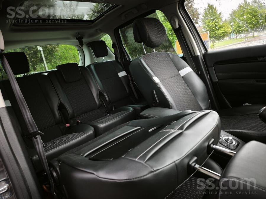 Grey Renault Scenic 2012 in Jelgava, with an engine capacity of 1.50 L and mileage of 250 thousand km for 4890 €, photo 24 on AUTOMOTO.COM.LV