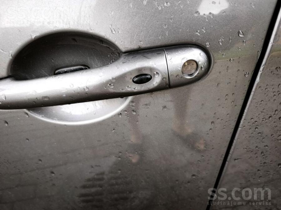 Grey Renault Scenic 2012 in Jelgava, with an engine capacity of 1.50 L and mileage of 250 thousand km for 4890 €, photo 30 on AUTOMOTO.COM.LV