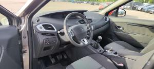 Pelēks Renault Scenic 2012 Marijampole, ar dzinēja tilpumu 1.60 L un nobraukumu 247 tūkst. km par 3750 €, foto 12 vietnē AUTOMOTO.COM.LV