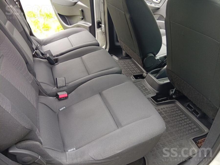 Grey Renault Scenic 2012 in Riga, with an engine capacity of 1.50 L and mileage of 312 thousand km for 2700 €, photo 11 on AUTOMOTO.COM.LV