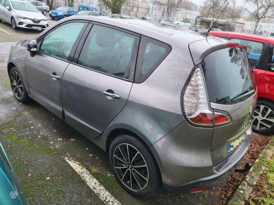 Grey Renault Scenic 2013 in Taurage, with an engine capacity of 1.50 L and mileage of 249 thousand km for 3300 €, photo 3 on AUTOMOTO.COM.LV