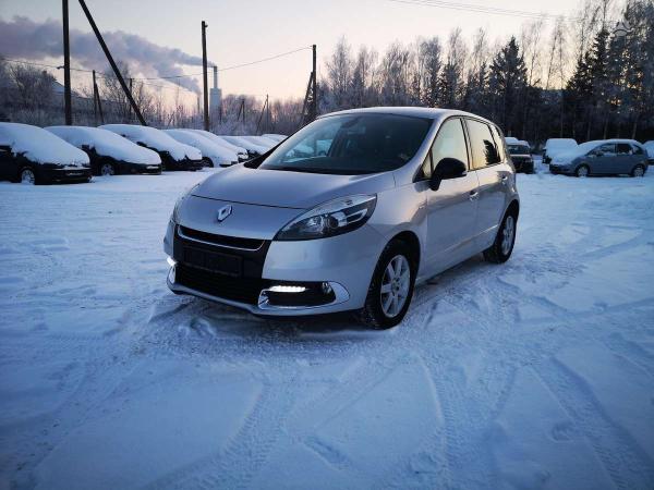Pelēks Renault Scenic 2013 Radviliškis, ar dzinēja tilpumu 1.60 L un nobraukumu 245 tūkst. km par 4150 €, foto 1 vietnē AUTOMOTO.COM.LV