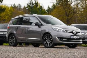 Grey Renault Scenic 2013 in Riga, with an engine capacity of 1.60 L and mileage of 230 thousand km for 5990 €, photo 3 on AUTOMOTO.COM.LV