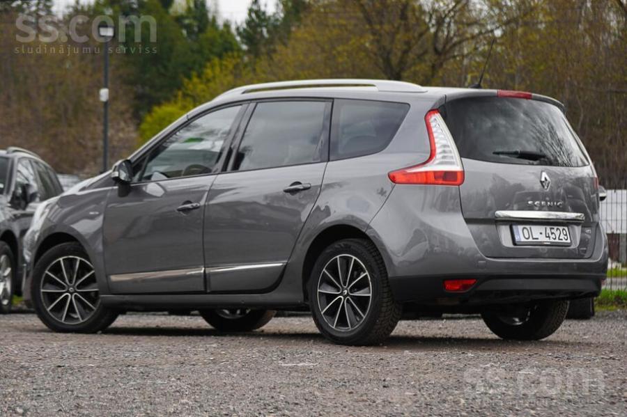 Grey Renault Scenic 2013 in Riga, with an engine capacity of 1.60 L and mileage of 230 thousand km for 5990 €, photo 4 on AUTOMOTO.COM.LV