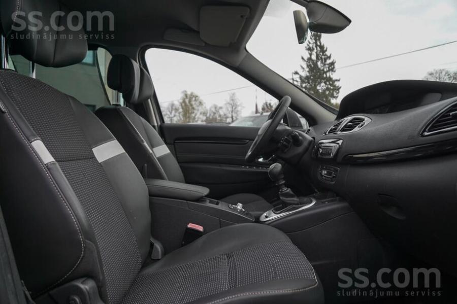 Grey Renault Scenic 2013 in Riga, with an engine capacity of 1.60 L and mileage of 230 thousand km for 5990 €, photo 7 on AUTOMOTO.COM.LV