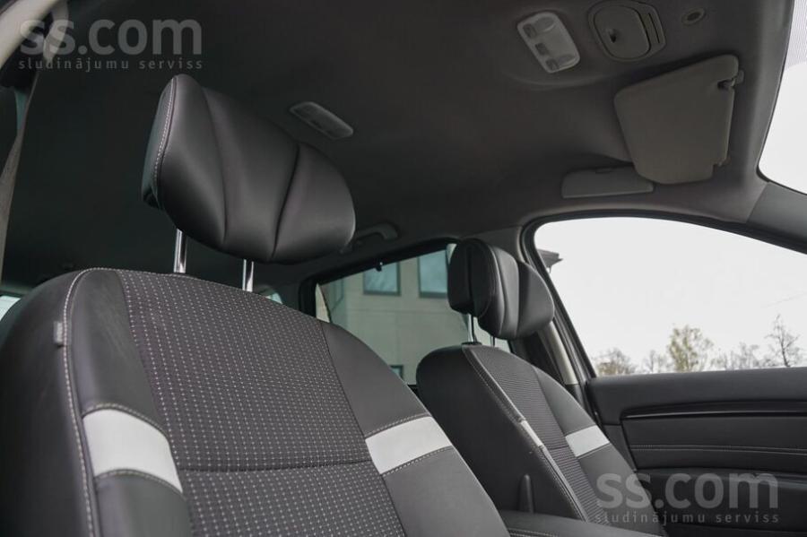 Grey Renault Scenic 2013 in Riga, with an engine capacity of 1.60 L and mileage of 230 thousand km for 5990 €, photo 8 on AUTOMOTO.COM.LV