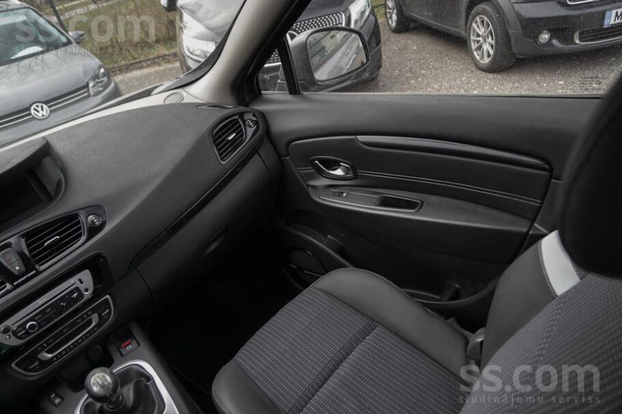 Grey Renault Scenic 2013 in Riga, with an engine capacity of 1.60 L and mileage of 230 thousand km for 5990 €, photo 11 on AUTOMOTO.COM.LV