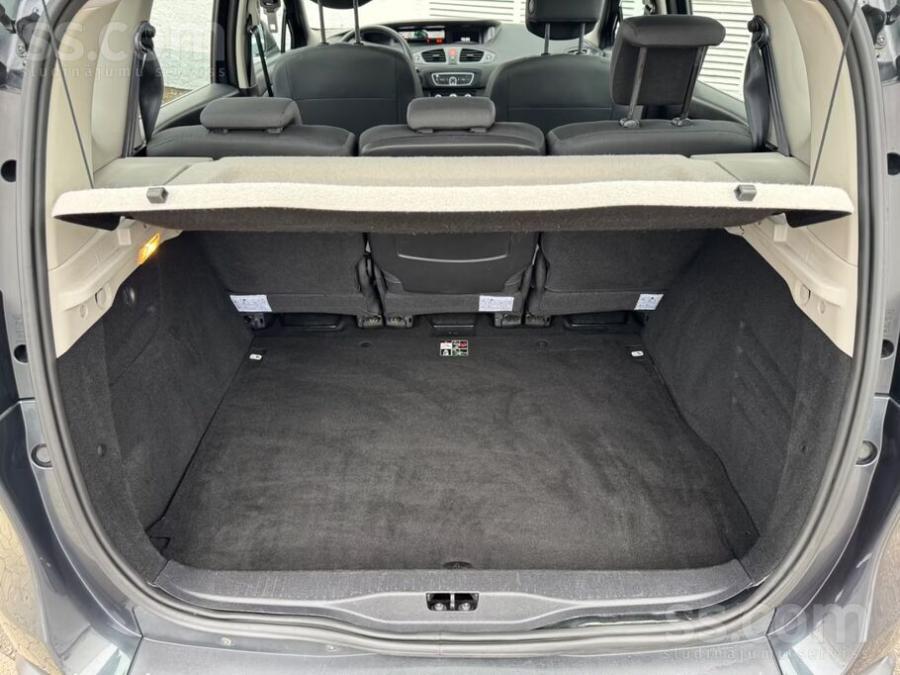 Pelēks Renault Scenic 2013 Ogre, ar dzinēja tilpumu 1.60 L un nobraukumu 145 tūkst. km par 4999 €, foto 13 vietnē AUTOMOTO.COM.LV