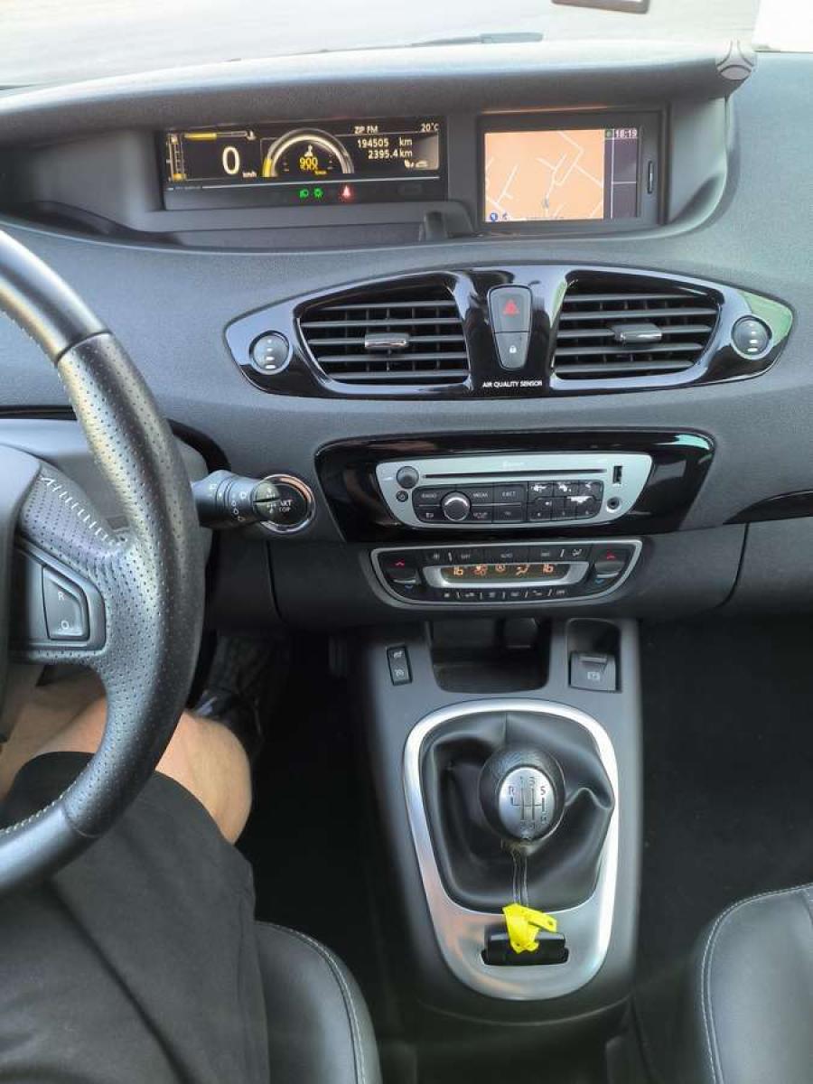 Grey Renault Scenic 2013 in Taurage, with an engine capacity of 1.60 L and mileage of 194 thousand km for 3700 €, photo 16 on AUTOMOTO.COM.LV