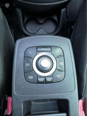 Grey Renault Scenic 2013 in Taurage, with an engine capacity of 1.60 L and mileage of 194 thousand km for 3700 €, photo 17 on AUTOMOTO.COM.LV