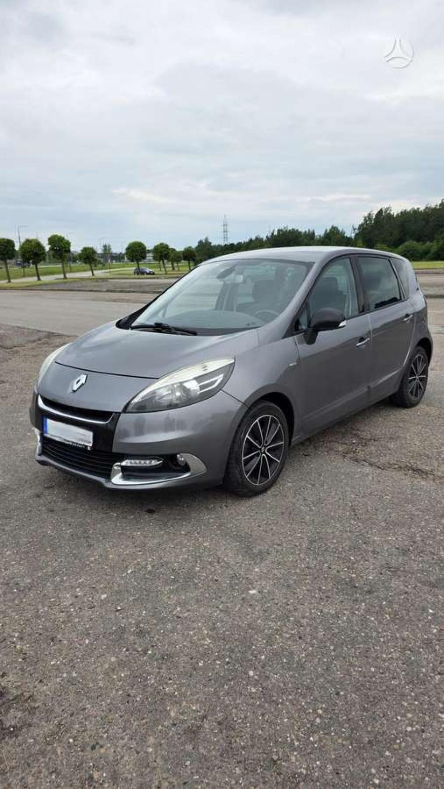 Grey Renault Scenic 2013 in Kaunas, with an engine capacity of 1.46 L and mileage of 251 thousand km for 2400 €, photo 1 on AUTOMOTO.COM.LV