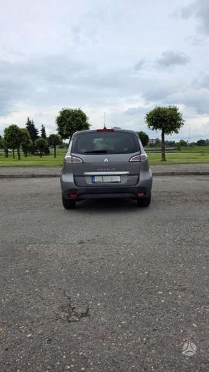 Grey Renault Scenic 2013 in Kaunas, with an engine capacity of 1.46 L and mileage of 251 thousand km for 2400 €, photo 5 on AUTOMOTO.COM.LV
