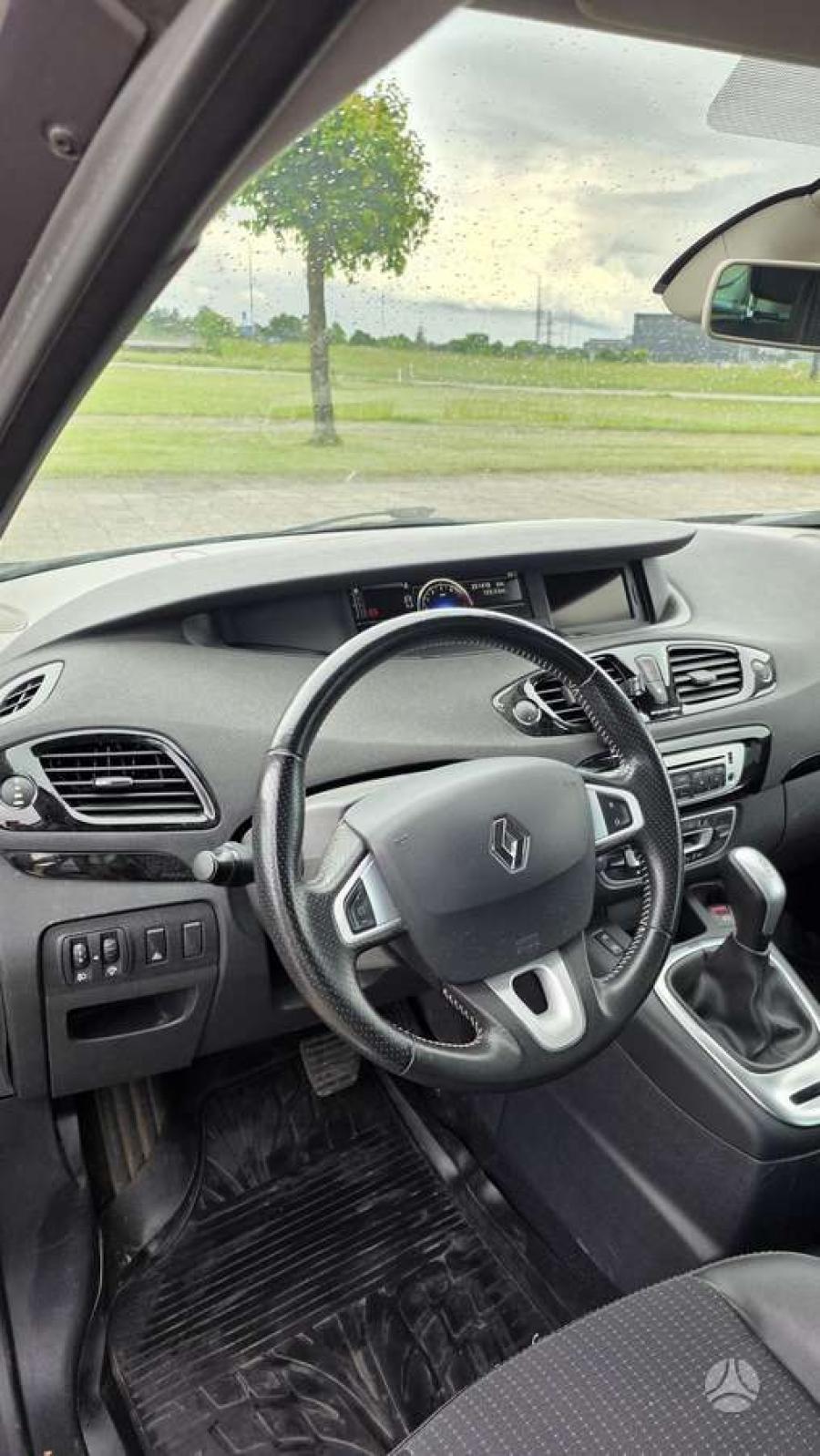 Grey Renault Scenic 2013 in Kaunas, with an engine capacity of 1.46 L and mileage of 251 thousand km for 2400 €, photo 14 on AUTOMOTO.COM.LV