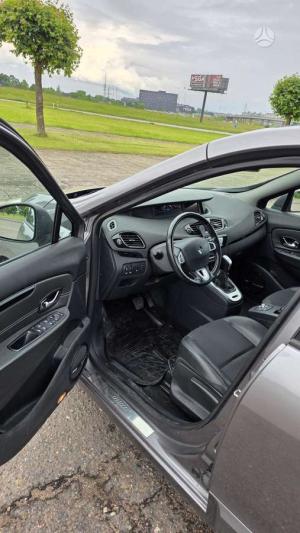 Grey Renault Scenic 2013 in Kaunas, with an engine capacity of 1.46 L and mileage of 251 thousand km for 2400 €, photo 15 on AUTOMOTO.COM.LV