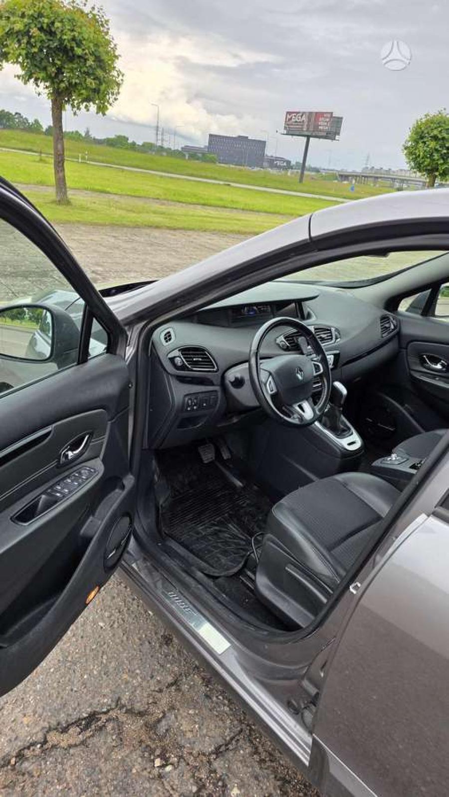 Grey Renault Scenic 2013 in Kaunas, with an engine capacity of 1.46 L and mileage of 251 thousand km for 2400 €, photo 15 on AUTOMOTO.COM.LV