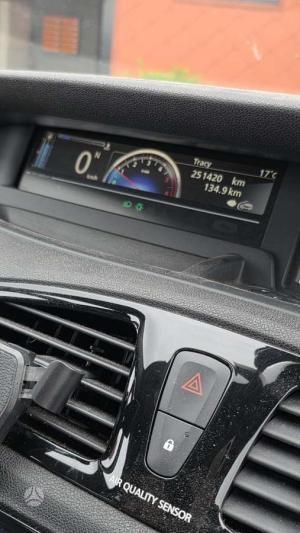 Grey Renault Scenic 2013 in Kaunas, with an engine capacity of 1.46 L and mileage of 251 thousand km for 2400 €, photo 19 on AUTOMOTO.COM.LV