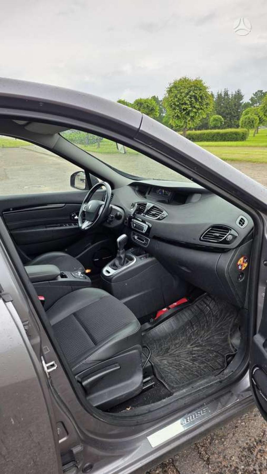 Grey Renault Scenic 2013 in Kaunas, with an engine capacity of 1.46 L and mileage of 251 thousand km for 2400 €, photo 21 on AUTOMOTO.COM.LV