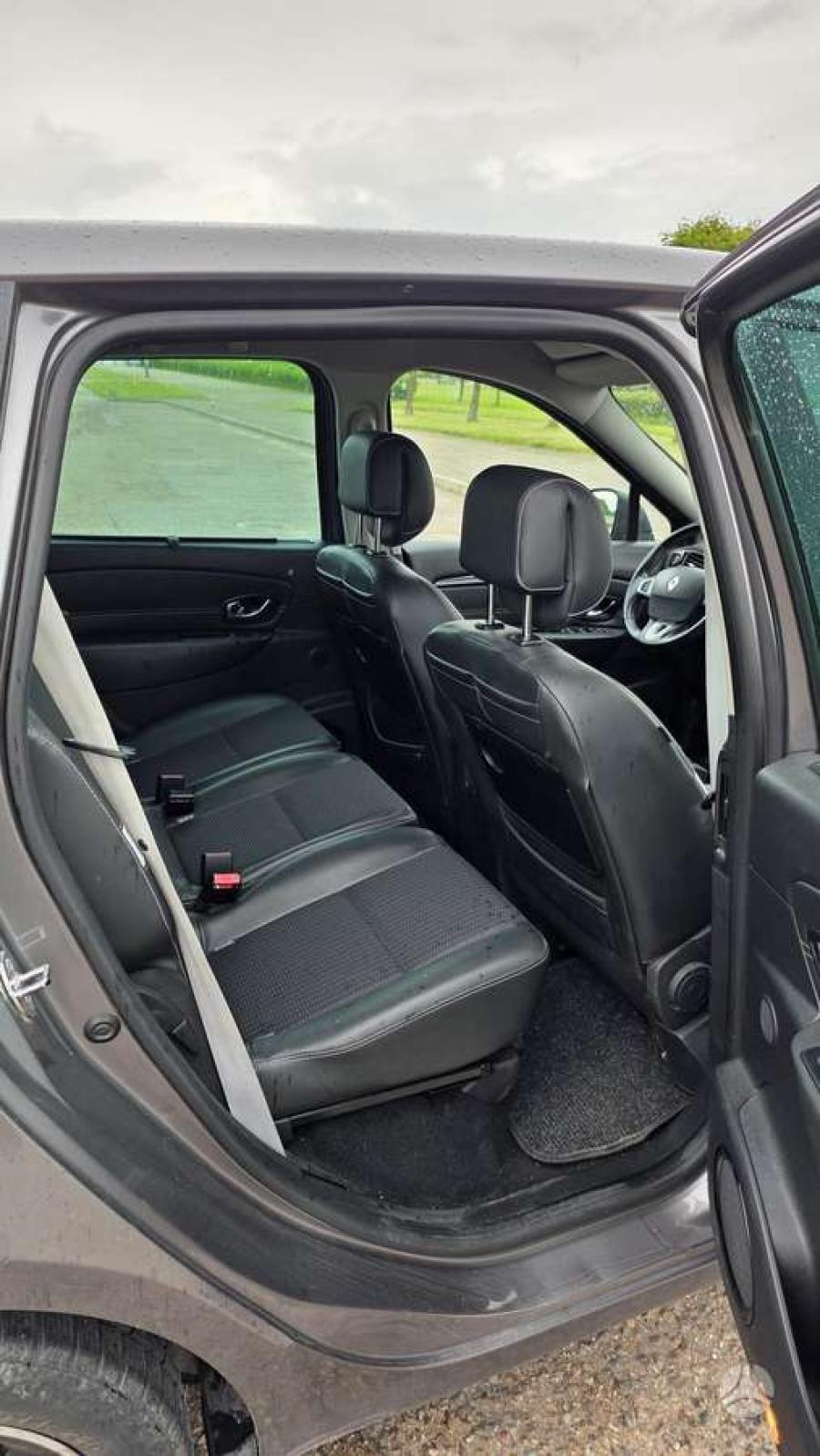 Grey Renault Scenic 2013 in Kaunas, with an engine capacity of 1.46 L and mileage of 251 thousand km for 2400 €, photo 22 on AUTOMOTO.COM.LV