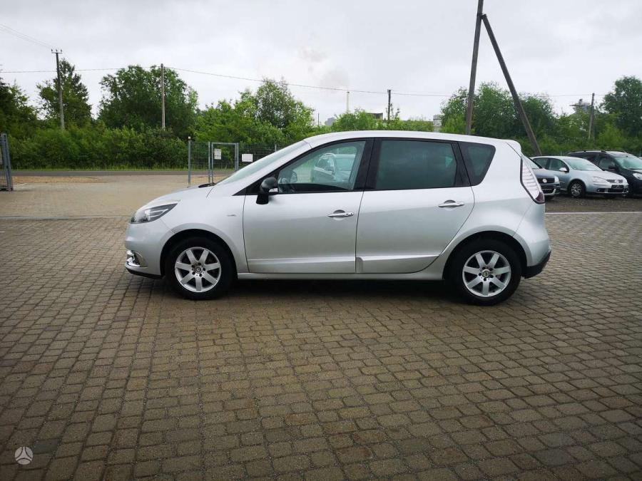 Grey Renault Scenic 2014 in Radviliskis, with an engine capacity of 1.60 L and mileage of 234 thousand km for 3999 €, photo 3 on AUTOMOTO.COM.LV