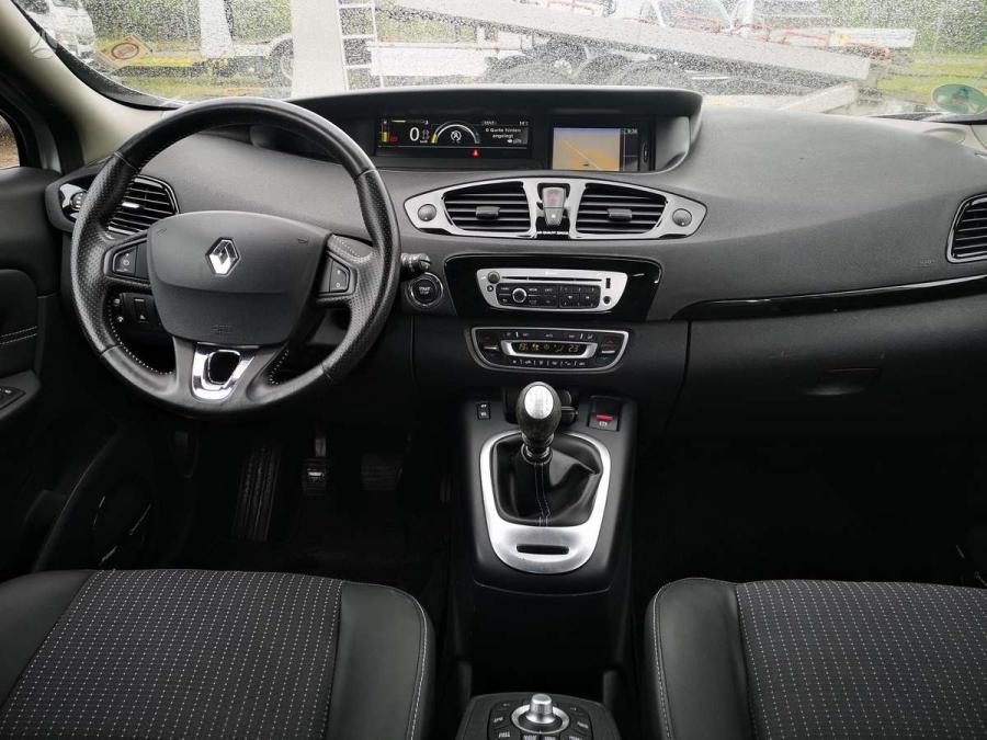 Grey Renault Scenic 2014 in Radviliskis, with an engine capacity of 1.60 L and mileage of 234 thousand km for 3999 €, photo 9 on AUTOMOTO.COM.LV