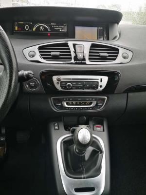 Grey Renault Scenic 2014 in Radviliskis, with an engine capacity of 1.60 L and mileage of 234 thousand km for 3999 €, photo 10 on AUTOMOTO.COM.LV