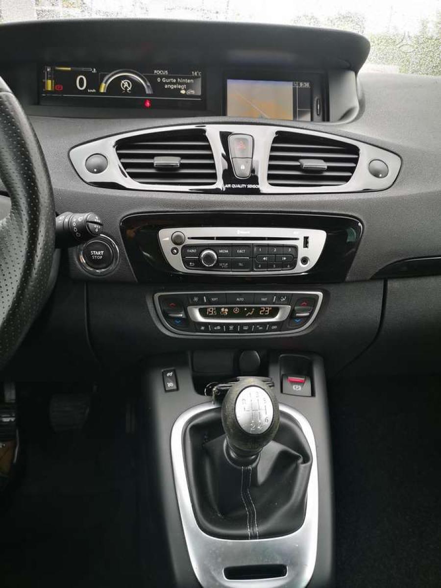 Grey Renault Scenic 2014 in Radviliskis, with an engine capacity of 1.60 L and mileage of 234 thousand km for 3999 €, photo 10 on AUTOMOTO.COM.LV