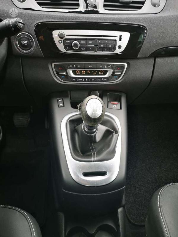 Pelēks Renault Scenic 2014 Radviliškis, ar dzinēja tilpumu 1.60 L un nobraukumu 234 tūkst. km par 3999 €, foto 10 vietnē AUTOMOTO.COM.LV