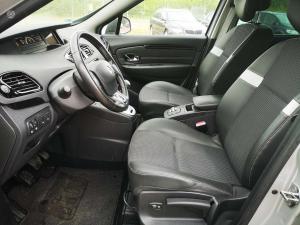 Grey Renault Scenic 2014 in Radviliskis, with an engine capacity of 1.60 L and mileage of 234 thousand km for 3999 €, photo 12 on AUTOMOTO.COM.LV