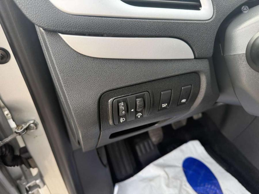 Pelēks Renault Scenic 2014 Tauragė, ar dzinēja tilpumu 1.46 L un nobraukumu 208 tūkst. km par 4200 €, foto 13 vietnē AUTOMOTO.COM.LV