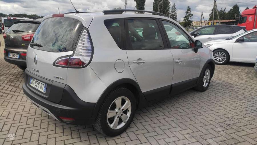 Grey Renault Scenic 2014 in Taurage, with an engine capacity of 1.20 L and mileage of 203 thousand km for 3899 €, photo 3 on AUTOMOTO.COM.LV