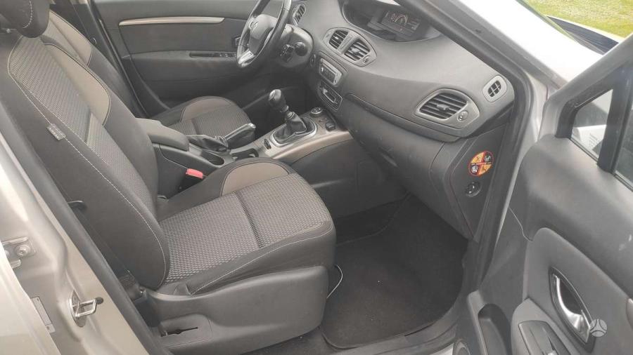 Grey Renault Scenic 2014 in Taurage, with an engine capacity of 1.20 L and mileage of 203 thousand km for 3899 €, photo 10 on AUTOMOTO.COM.LV
