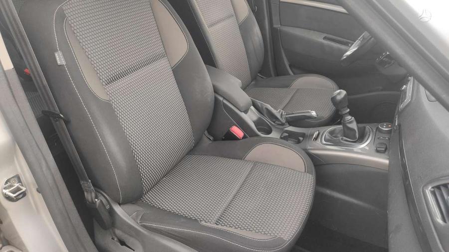 Grey Renault Scenic 2014 in Taurage, with an engine capacity of 1.20 L and mileage of 203 thousand km for 3899 €, photo 11 on AUTOMOTO.COM.LV