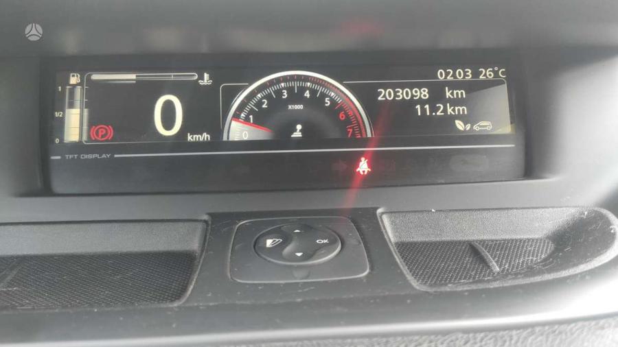 Grey Renault Scenic 2014 in Taurage, with an engine capacity of 1.20 L and mileage of 203 thousand km for 3899 €, photo 17 on AUTOMOTO.COM.LV